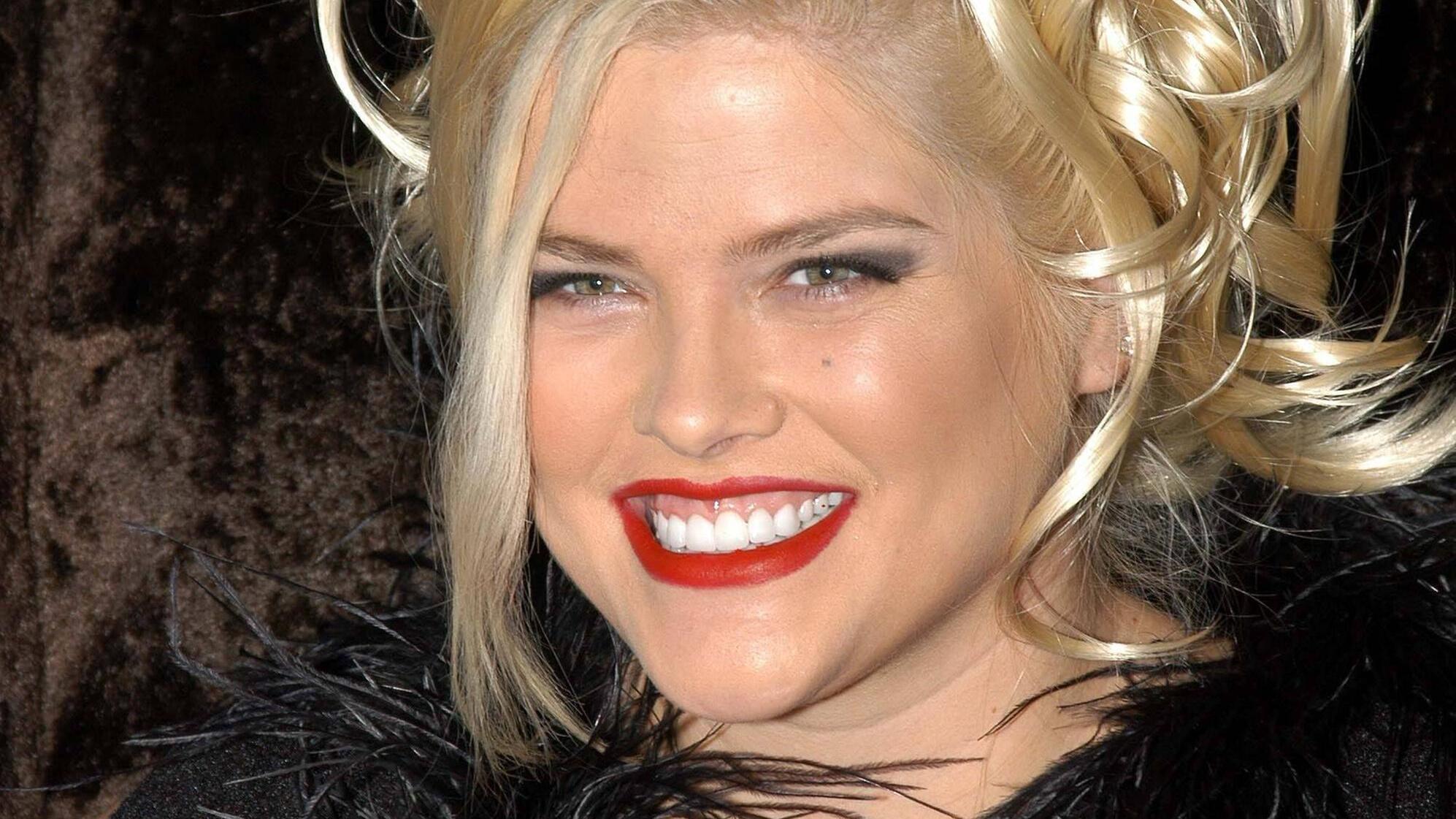 Anna Nicole Smith Guess