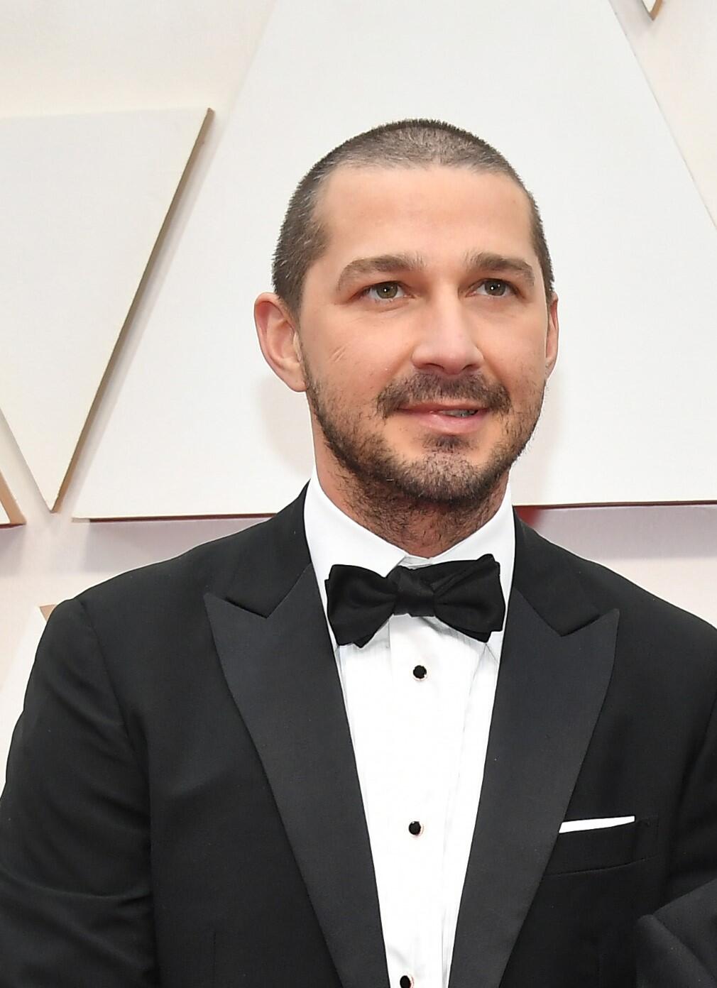Shia Labeouf Frontale Completo