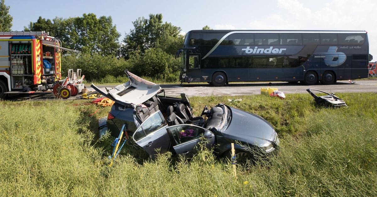 Ermittlungen laufen nach Reisebus-Unfall mit 28 Verletzten | WEB.DE