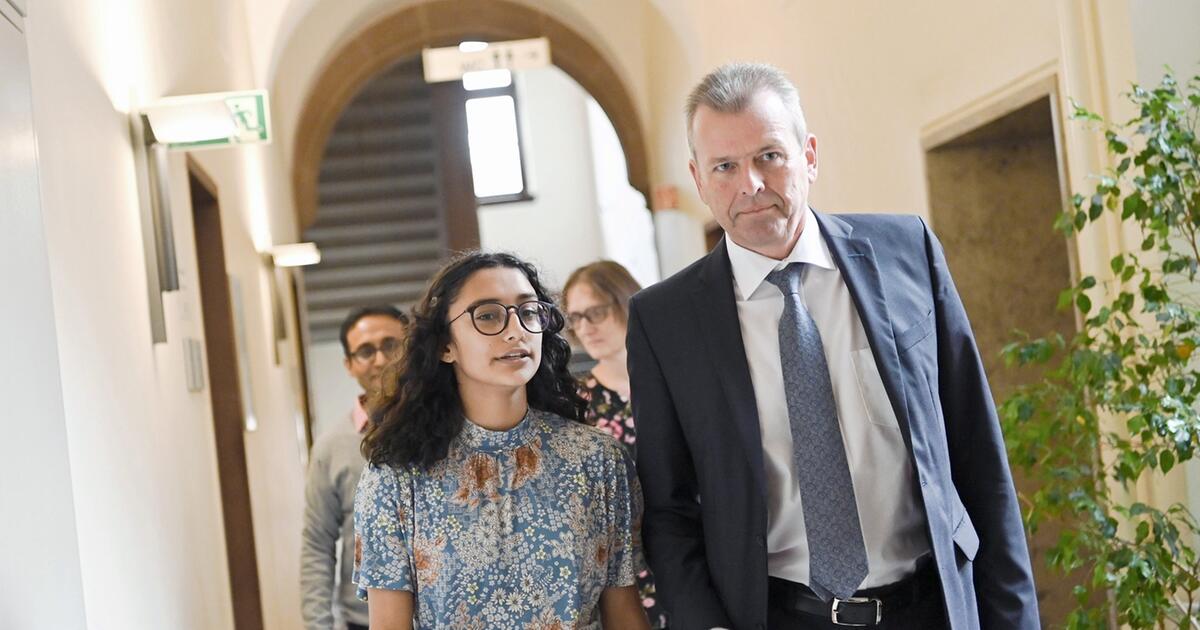 Nürnbergs OB Ulrich Maly nimmt Christkind Benigna Munsi nach AfD ...