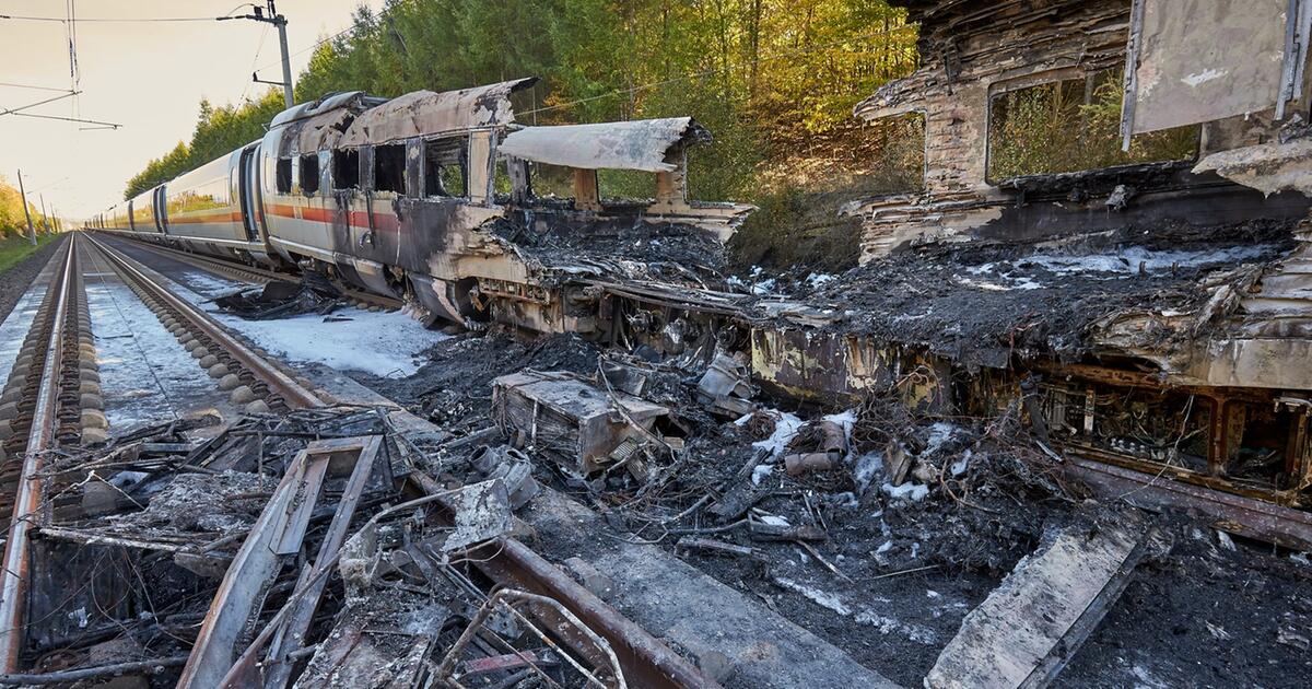 Technischer Defekt löste ICE-Brand aus - Strecke weiter gesperrt | WEB.DE