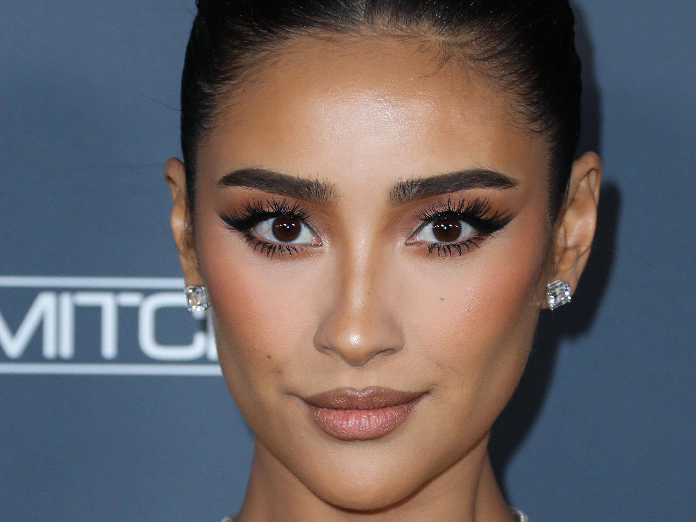 Jimmy Butler39s New Girlfriend Shay Mitchell Bio Wiki Shayley | Pretty