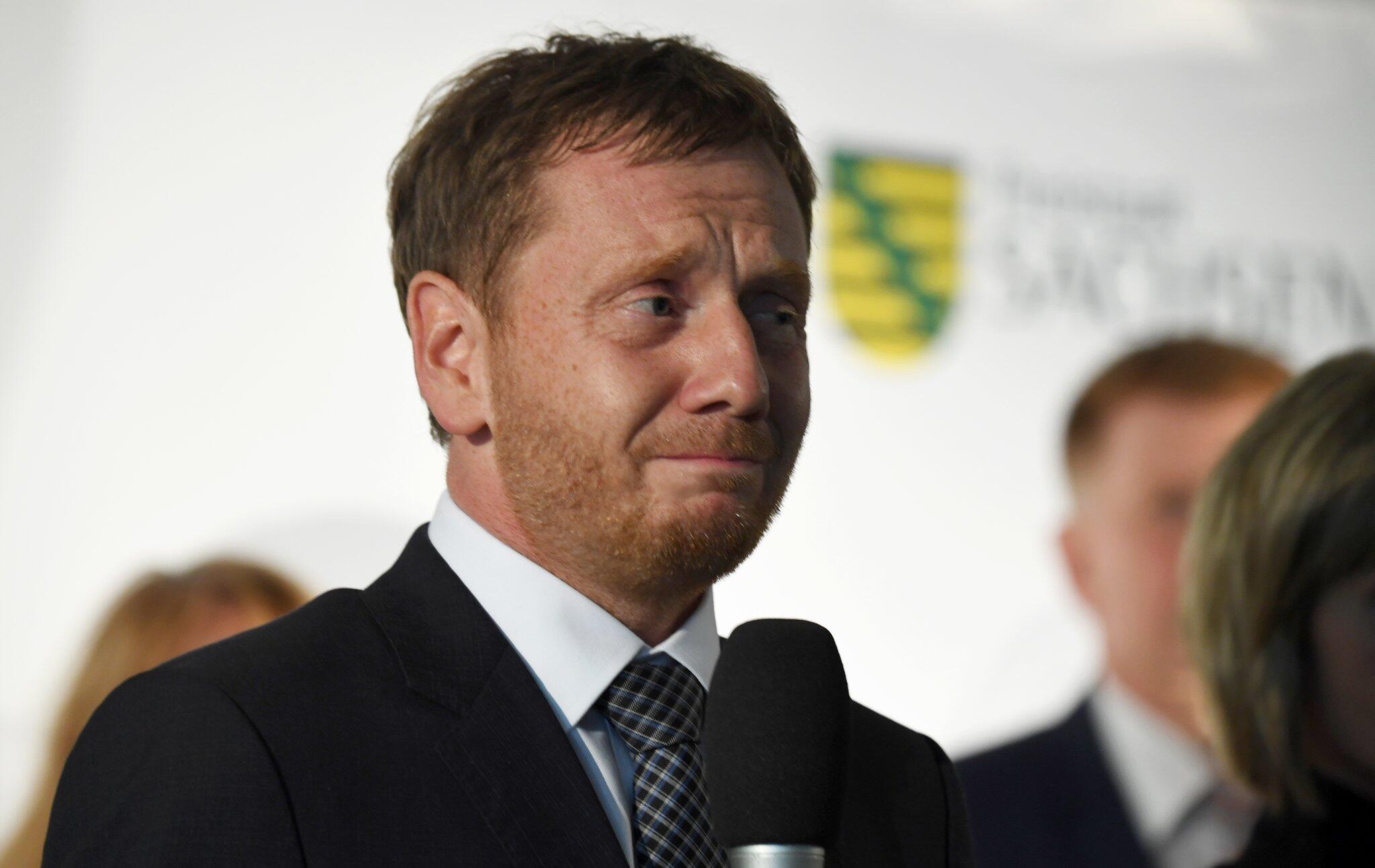 Proteste und Dialog in Chemnitz - Suspendierung nach Haftbefehl-Leck ...