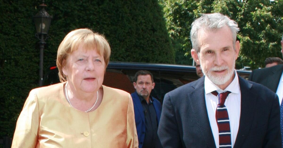 Mit Ulrich Matthes: Angela Merkel zurück in Bayreuth | WEB.DE