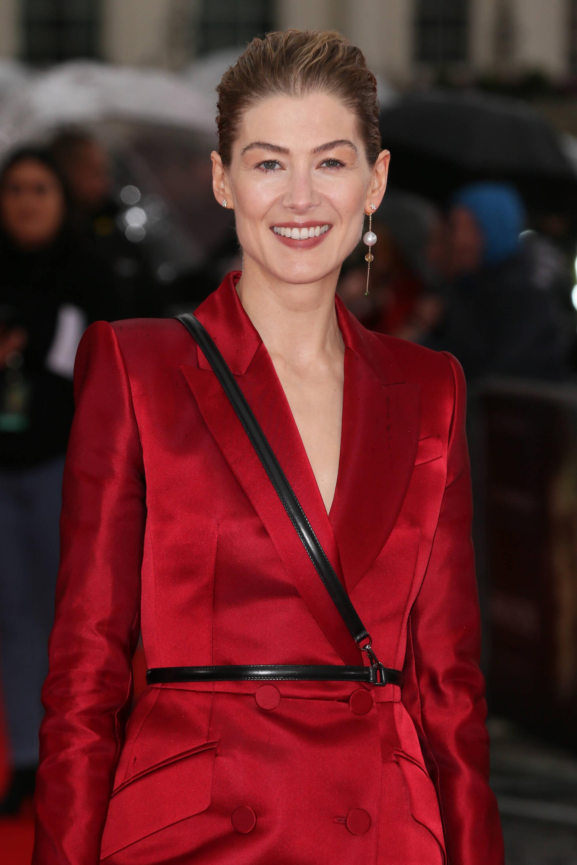 Rosamund Pike Woede Van De Titanen Haar