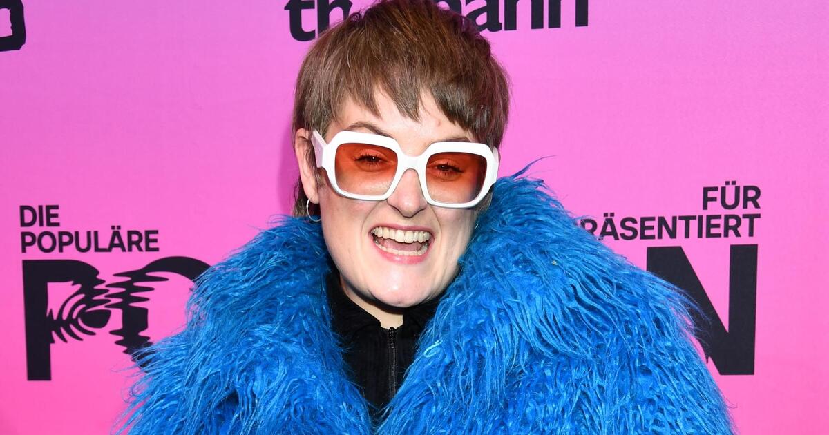 Intimfotos geklaut: Influencerin Kim Hoss verklagt Drogeriekette dm ...